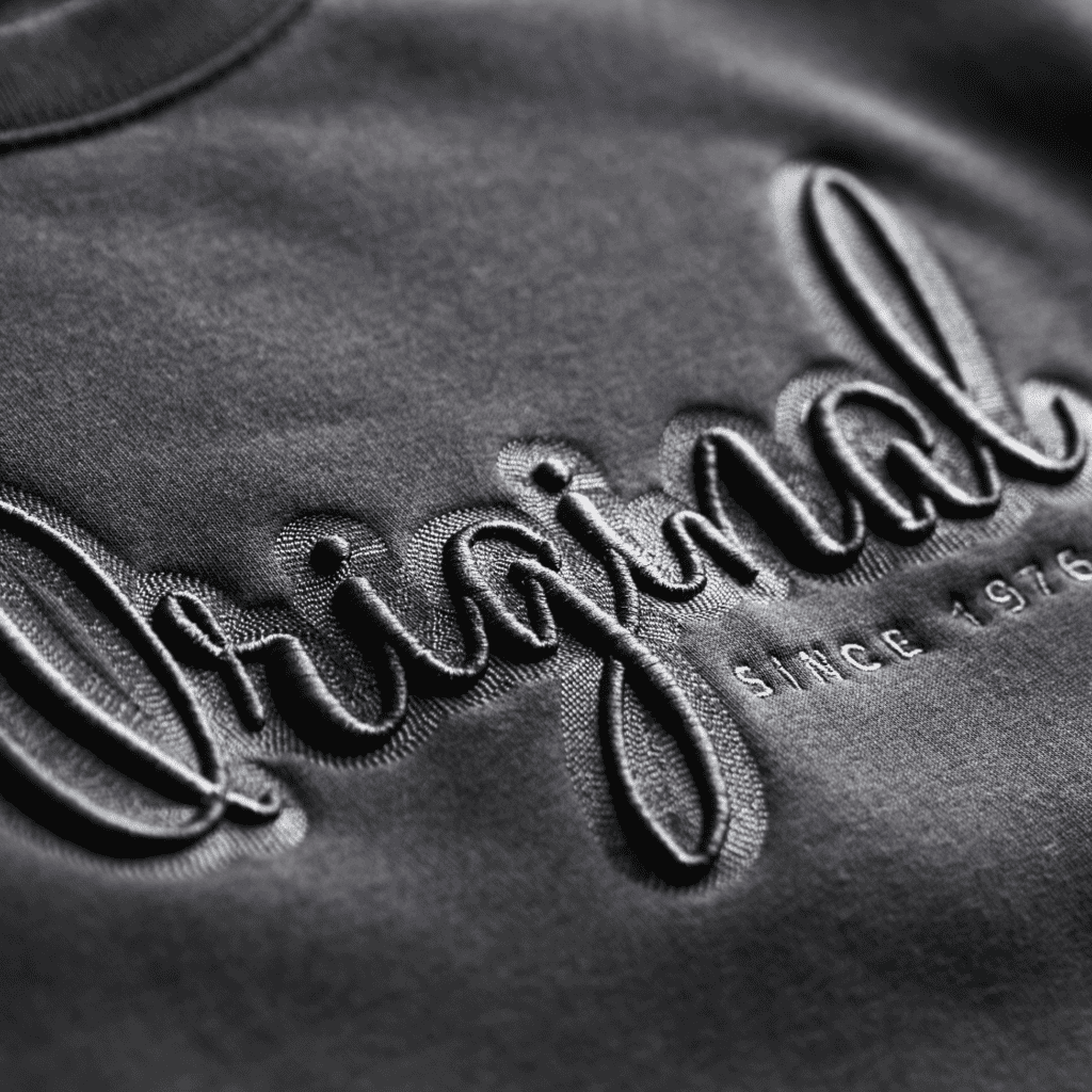Hoodie med Brodyr får er att STICKA UT | Logofactory Sverige AB